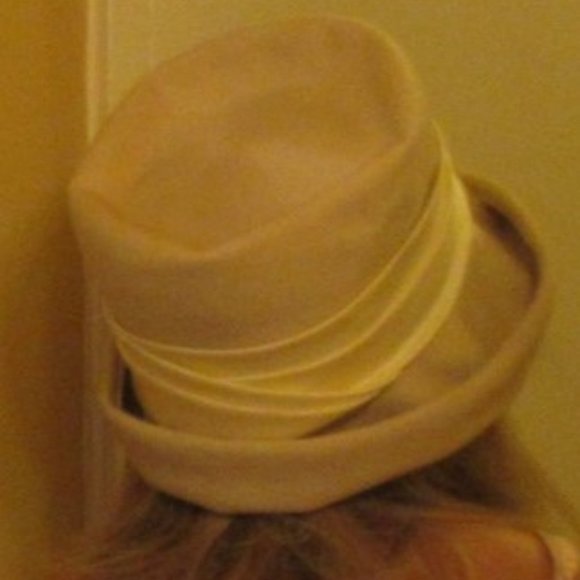 Foley's of Houston | Accessories | Foleys Of Houston Vintage Cream Wool ...